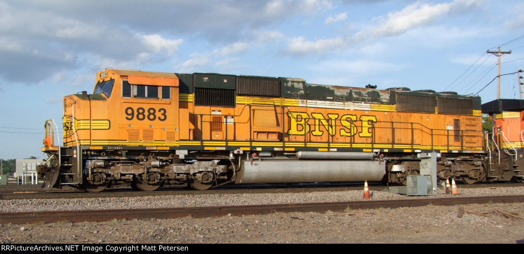 BNSF 9883
